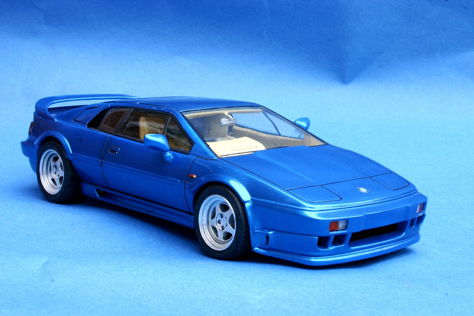 Lotus Esprit Sport 300 - Monogram 1/24 - Ready For Inspection ...