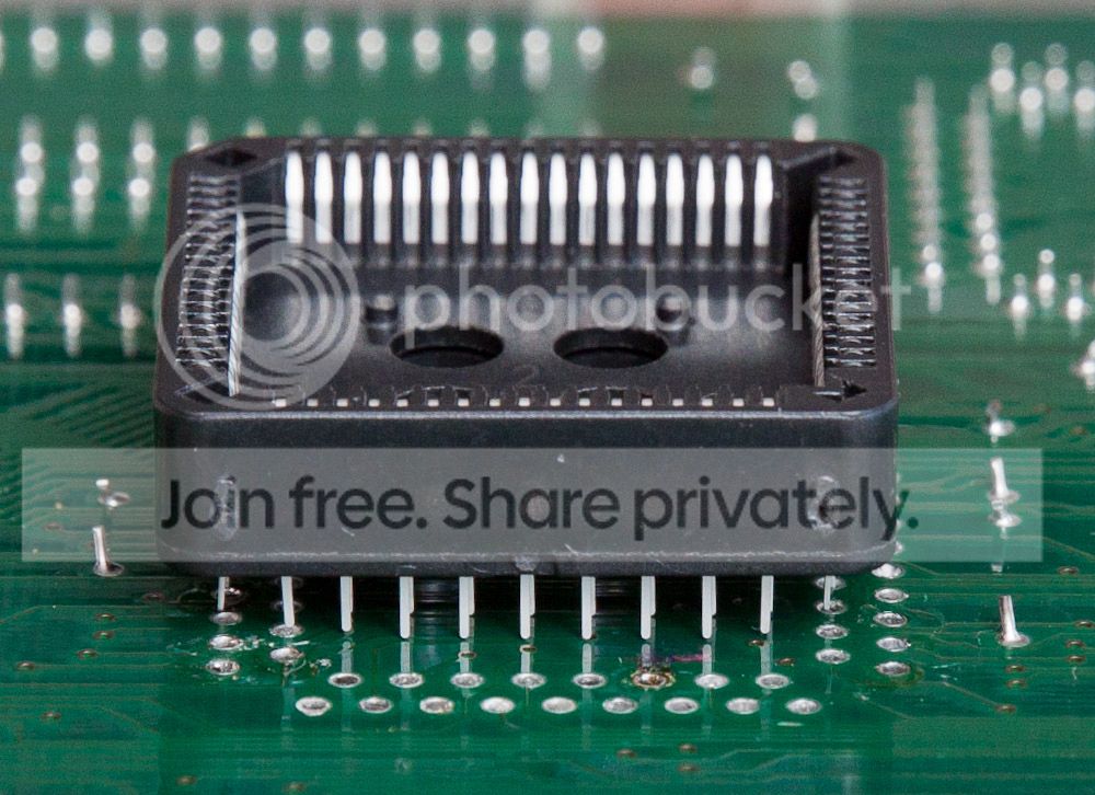 Non-standard 68-pin PLCC socket? | Electronics Forums